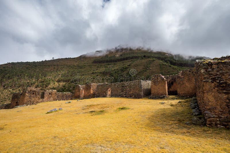 Village in Peru stock photo. Image of decadence, huts - 14959832