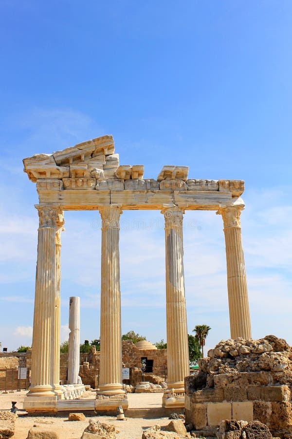 Ruins of Second Temple Time Shops at the Site of the Western Wall ...