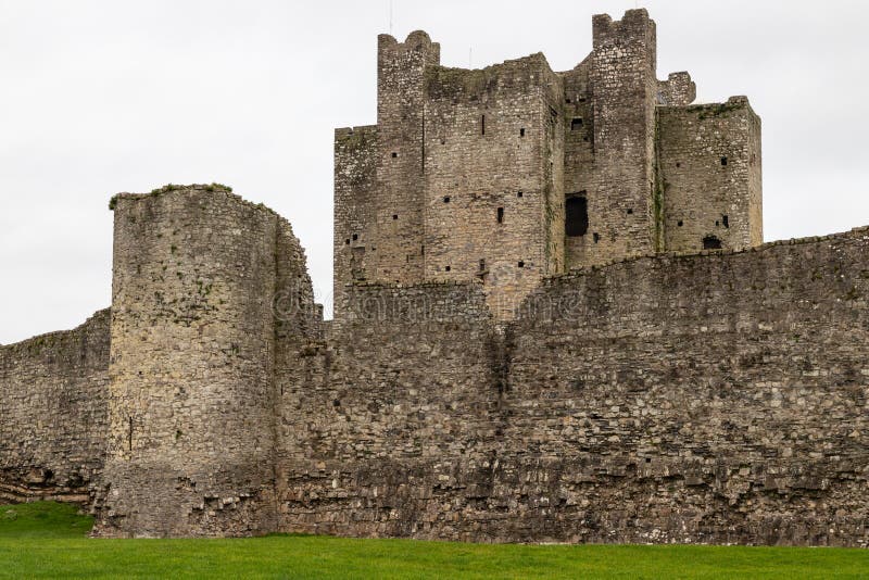 Ruins of Trim castle stock image. Image of ireland, beautiful - 136526033
