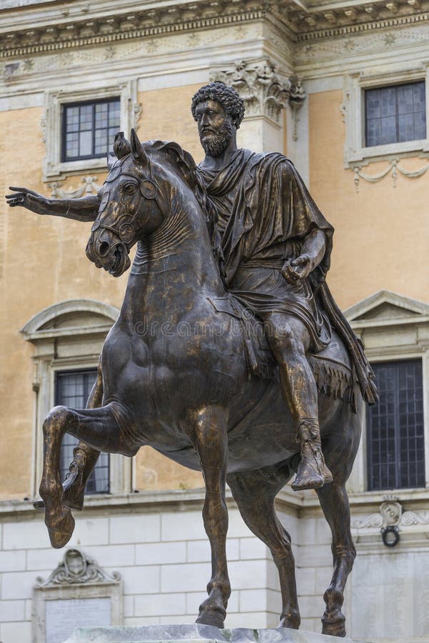 Ruiterstandbeeld Van Marcus Aurelius Op Piazza Del Campidoglio Stock ...