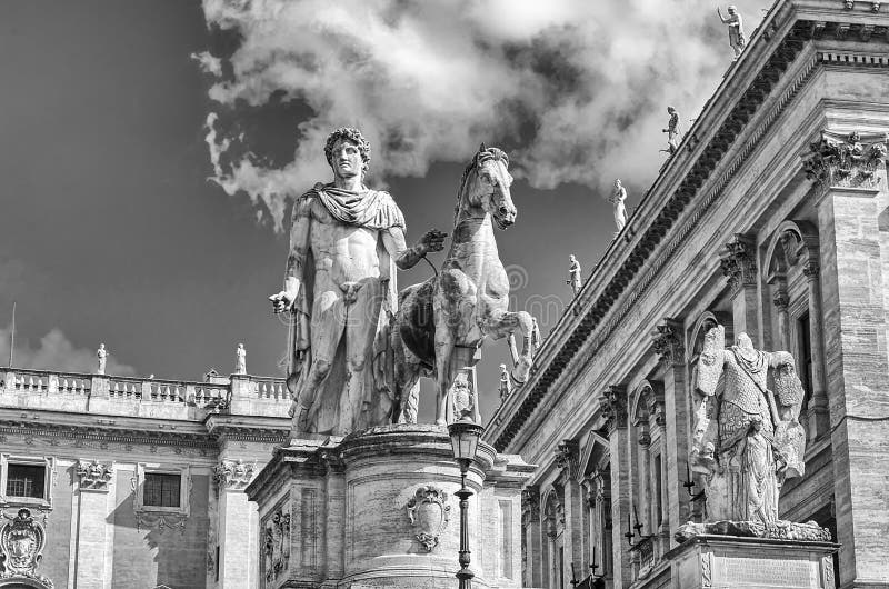Ruiterstandbeeld Van Pollux Op Capitool, Rome Stock Afbeelding - Image ...