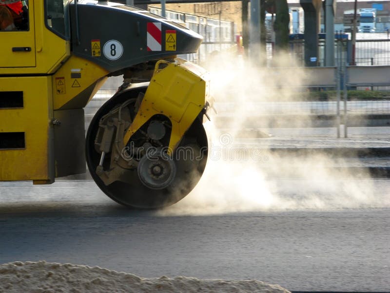 Rullo Compressore Che Funziona Al Sito Della Costruzione Di Strade ...