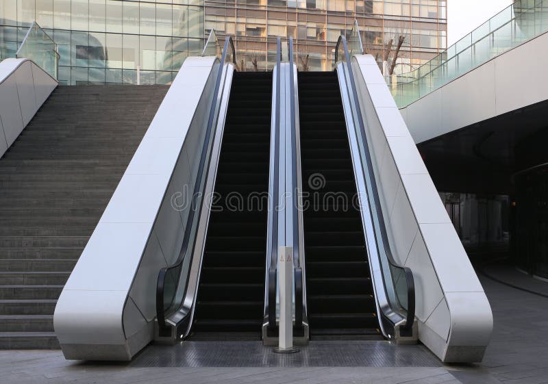 Rulltrappa fotografering för bildbyråer. Bild av detalj - 39316345
