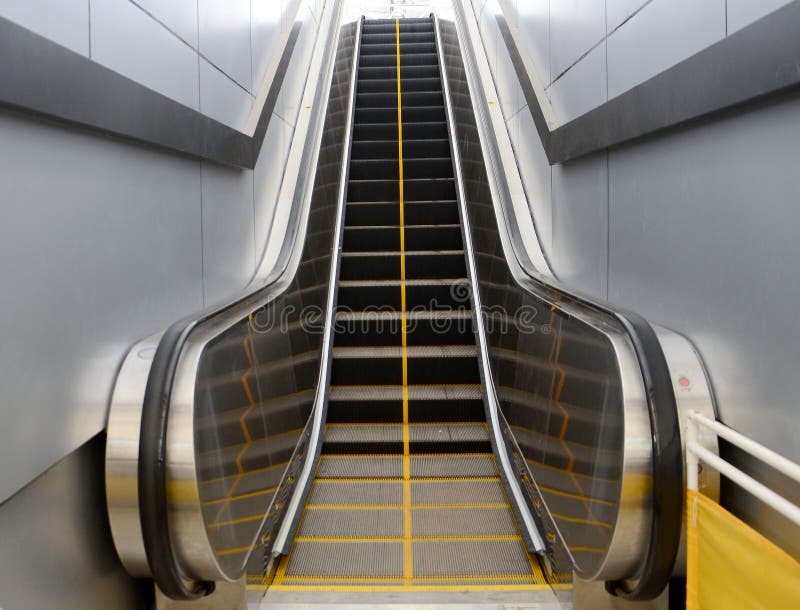 Rulltrappa fotografering för bildbyråer. Bild av livstid - 62544521