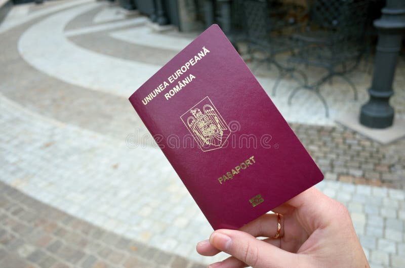 Rumänischer Pass Und Geburtsurkunde Stockfoto - Bild von sozialismus ...