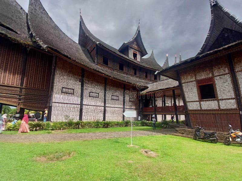 Rumah Gadang in Batusangkar Editorial Photo - Image of rumah, house ...