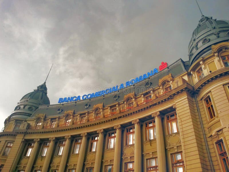 Un Billete De Banco Rumano Sobre Fondo Gris. Los Leus Son La Divisa ...