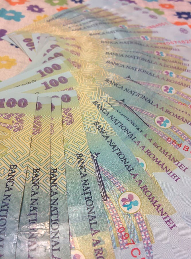 Leu rumeni dei soldi fotografia stock. Immagine di simbolo - 19732882