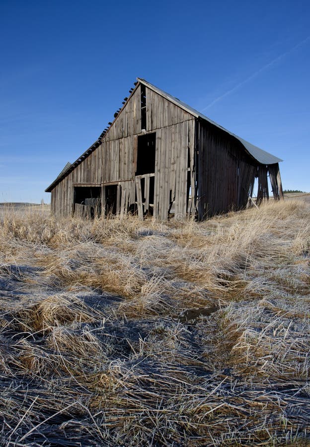 Run Down Barn on the Palouse. Stock Photo - Image of wall, building ...