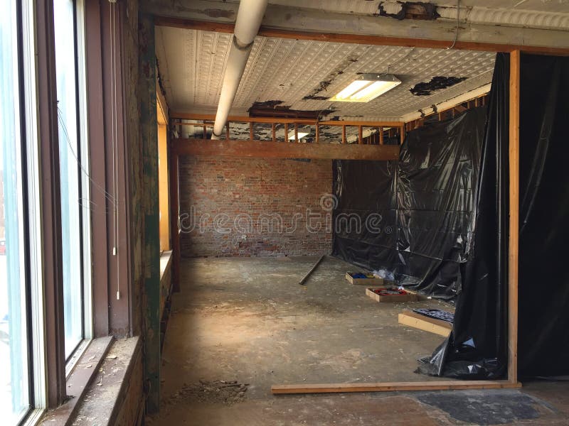 Run down studio space 01 stock image. Image of doors - 124654105