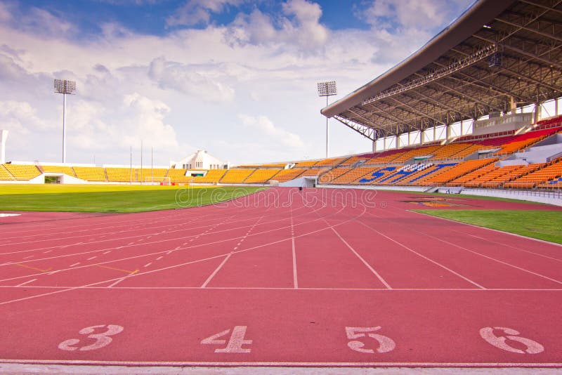 Oval Running Track stock image. Image of stadium, racecourse - 19031429