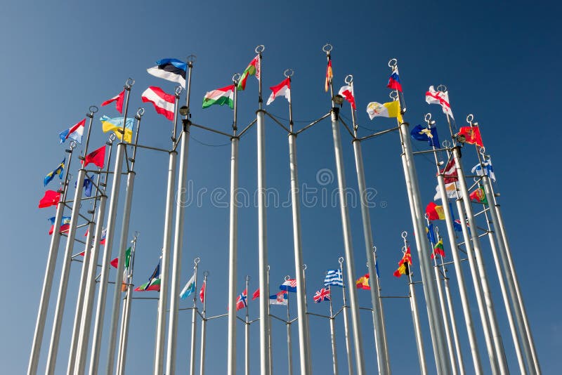 Runda flaggor fotografering för bildbyråer. Bild av fred - 13892383
