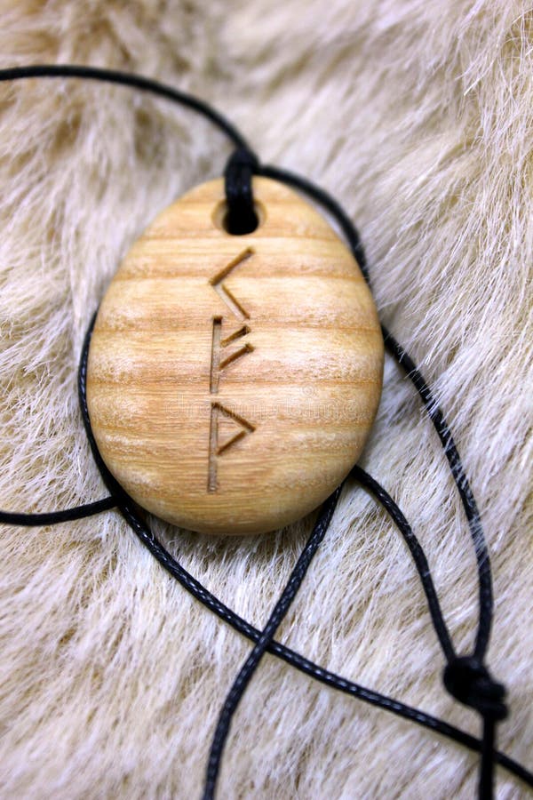 Wunjo Nordic Stone Rune on Animal Fur Brief Wyn Van Het Viking-alfabet ...