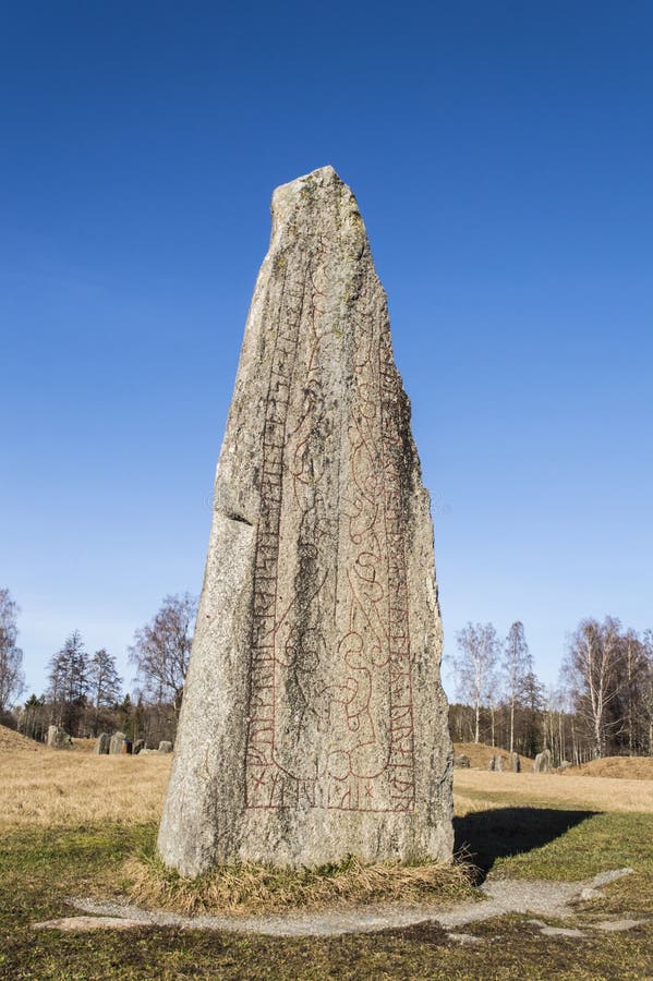 Runestone imagen de archivo. Imagen de alto, mano, claro - 38844367