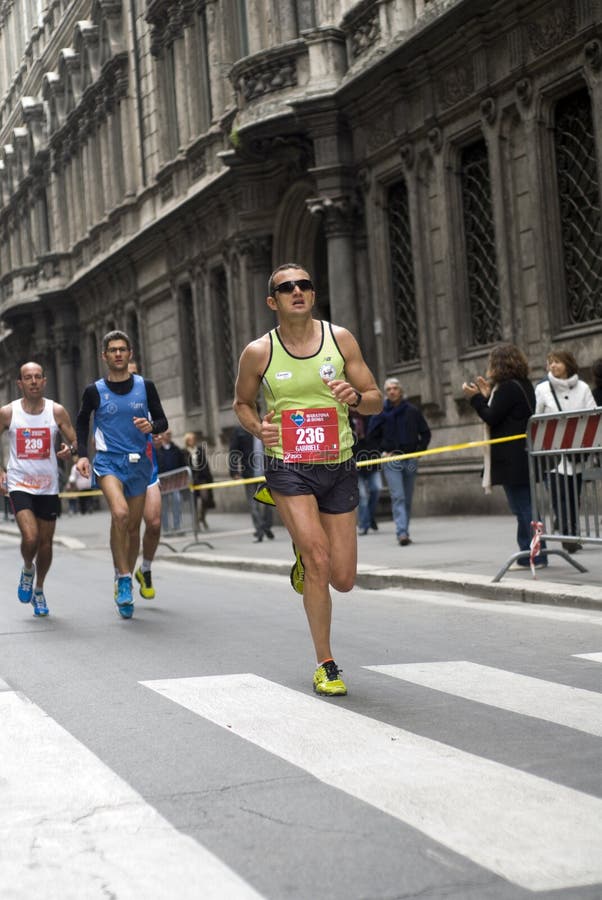 Rome marathon competitors editorial photo. Image of stood - 50960356