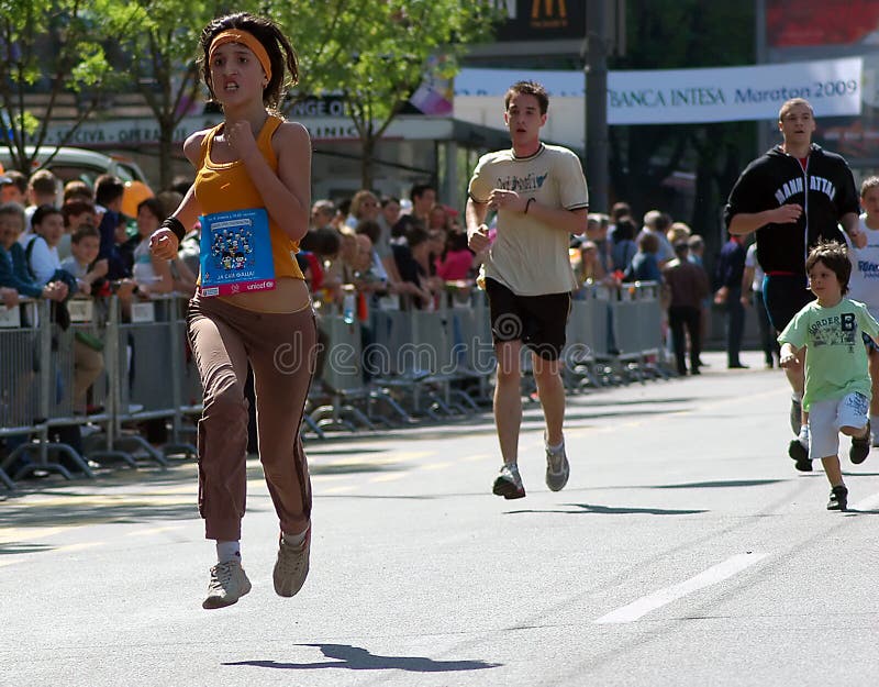 Runner on UNICEF Fun Run 2009 Editorial Image - Image of running, race ...