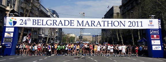 Runners before Marathon Start Editorial Photo - Image of women, start ...