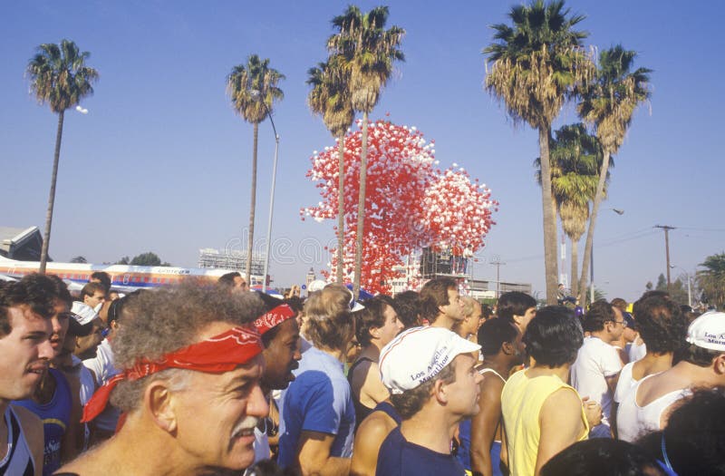 Runners at Start of Los Angeles Marathon, Los Angeles, CA Editorial ...