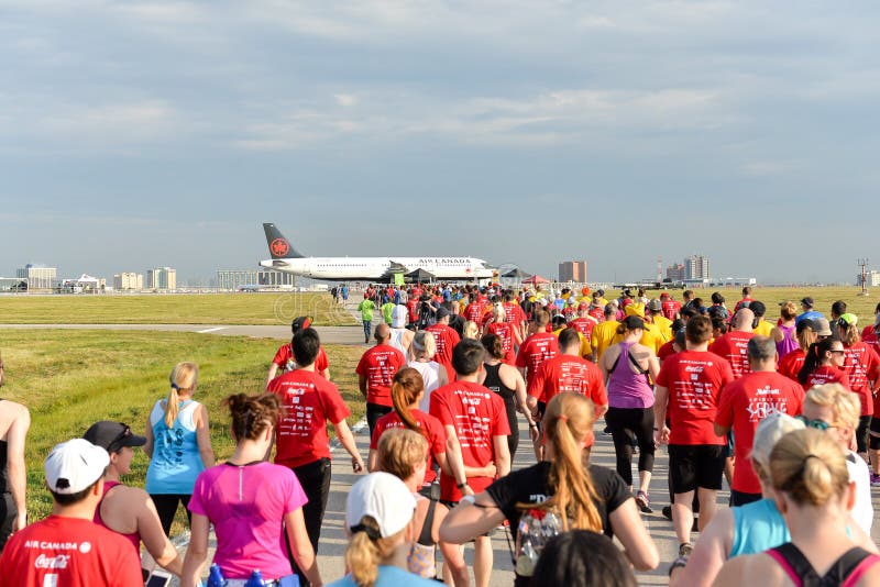 Running event editorial image. Image of event, performance - 105420890