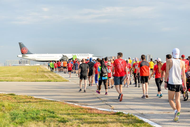 Running event editorial image. Image of performance - 105420825