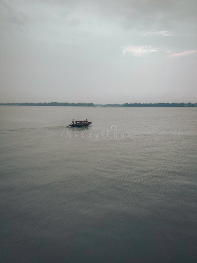 Running a Boat on the River Stock Image - Image of horizon, watercraft ...