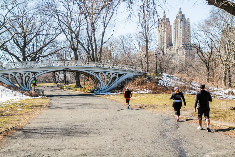 Running at spring editorial stock image. Image of tourismnewyork - 95833734