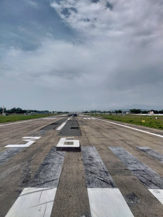 252 Highway Runway Lane Stock Photos - Free & Royalty-Free Stock Photos ...