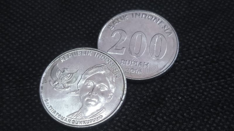 200 Rupiah Coin from Indonesia Stock Photo - Image of rupiah, coin ...