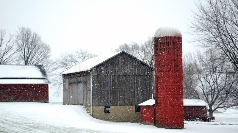 Michigan Barn with Hay Bale Stock Image - Image of rural, nature: 34639149