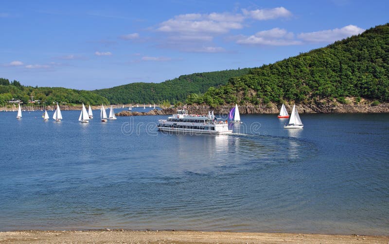 Rurstausee, Depósito Del RUR, Eifel, Alemania Imagen de archivo ...