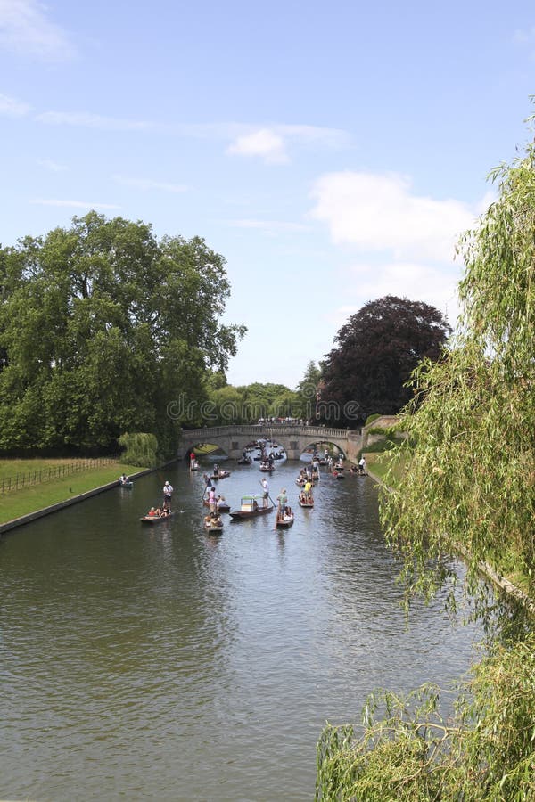 Rush Hour on the River Cam in Cambridge Editorial Photo - Image of ...