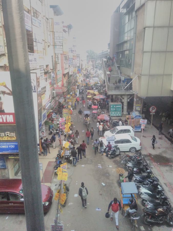 Rush hour editorial stock image. Image of rush, coaching - 138624104