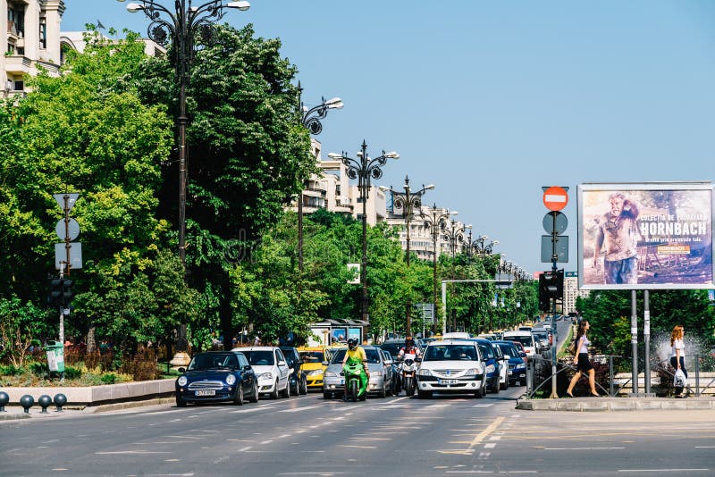 Rush Hour Traffic in Union Square Piata Unirii in Bucharest Editorial ...