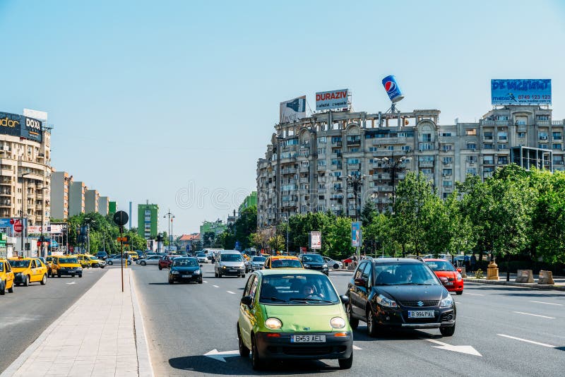 Rush Hour Traffic in Union Square Piata Unirii in Bucharest Editorial ...