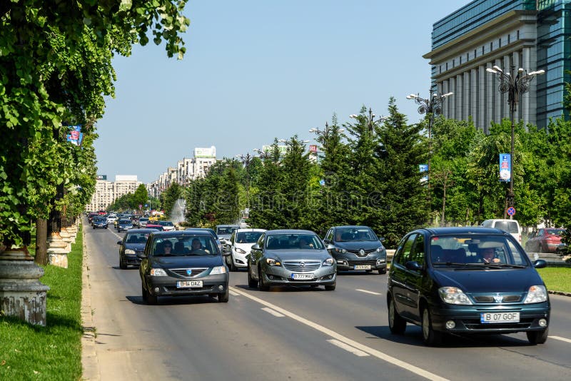 Rush Hour Traffic in Union Square Piata Unirii in Bucharest Editorial ...