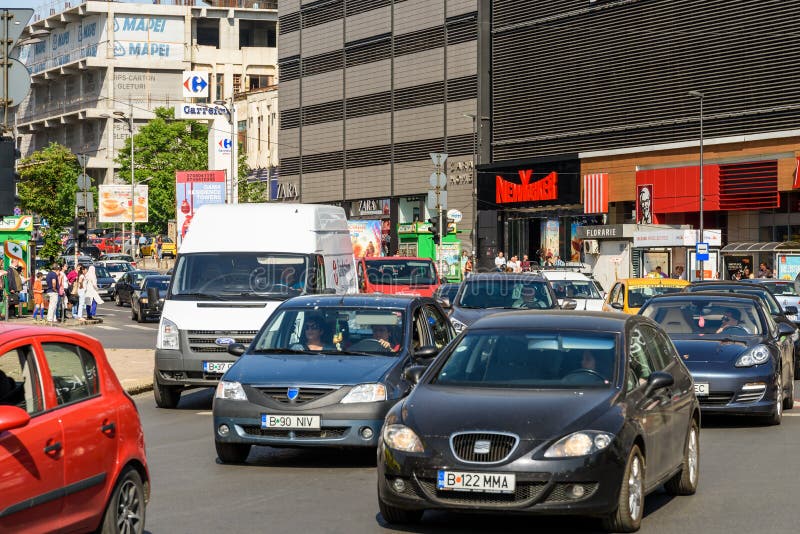 Rush Hour Traffic in Union Square Piata Unirii in Bucharest Editorial ...