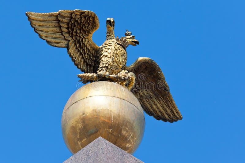 águila rusa Dos-dirigida imagen de archivo. Imagen de aislado - 108300557