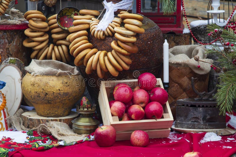 Russian Traditions, Maslenitsa. Burning of an Effigy of Maslenitsa ...