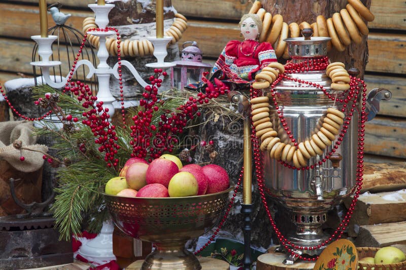 Russian Traditions, Maslenitsa. Burning of an Effigy of Maslenitsa ...