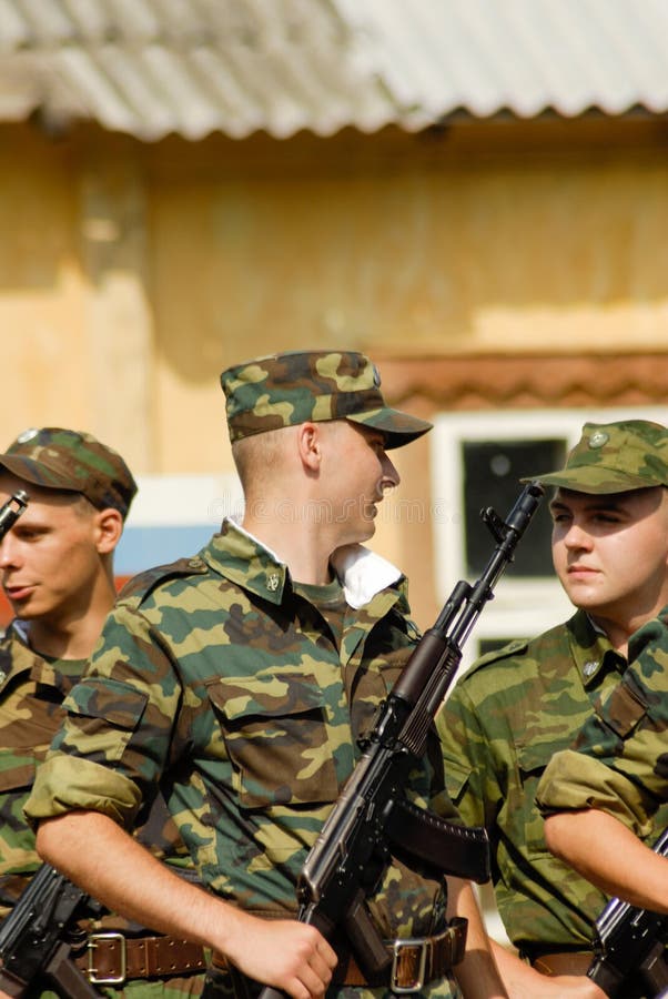 Russisch leger redactionele stock afbeelding. Image of kanon - 60318499