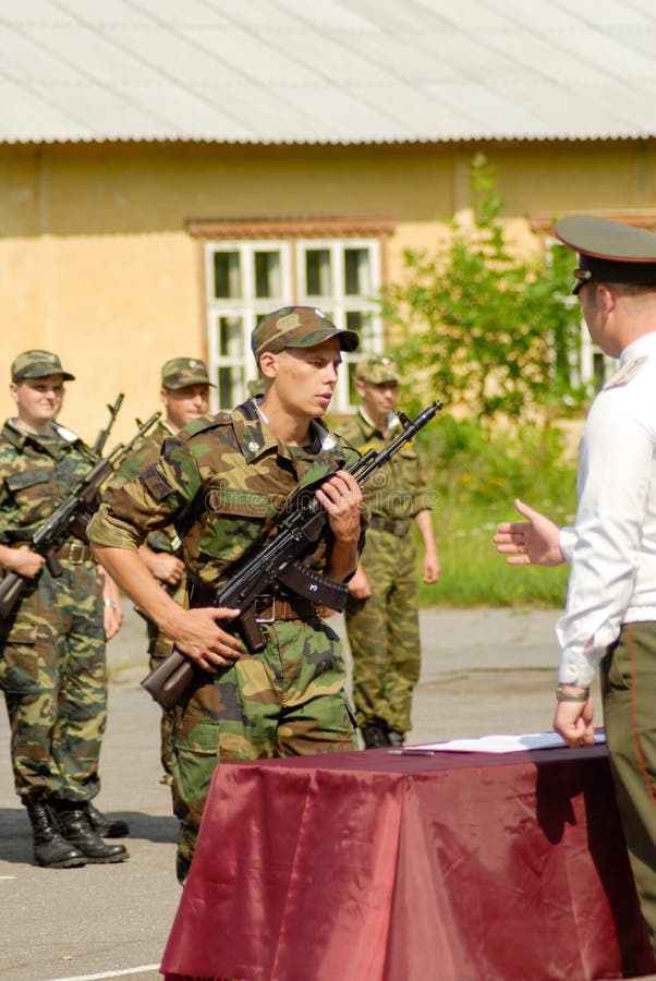 Russisch leger redactionele foto. Image of kaki, vorming - 61007631