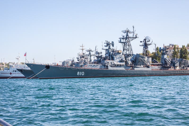 Russisch Oorlogsschip in De Baai, Sebastopol, De Krim Redactionele ...