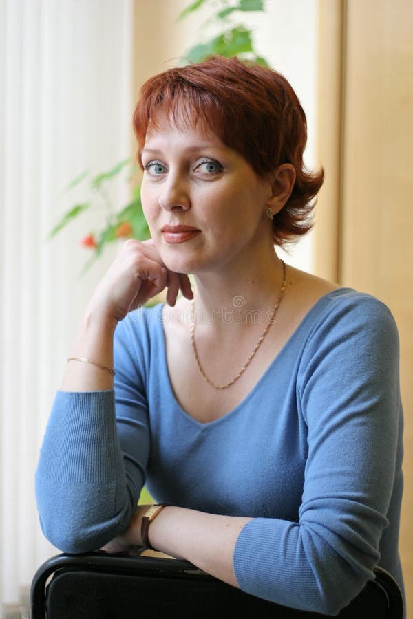 Russische Frau stockfoto. Bild von dame, durchdacht, gewachsen - 308412