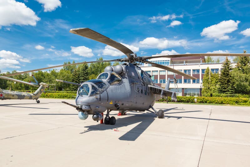 Hubschrauber Mi-24 redaktionelles stockfoto. Bild von militärisch ...