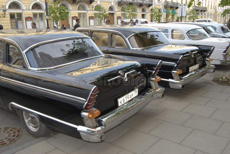 Russische Retro Autos redaktionelles stockbild. Bild von sowjet - 28611904