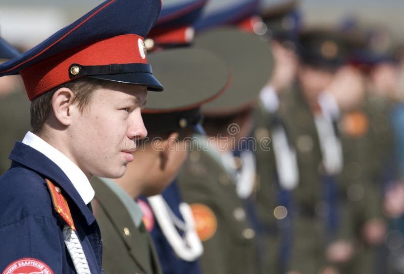 Adolescente Russo Em Uniforme Militar Fotografia Editorial - Imagem de ...