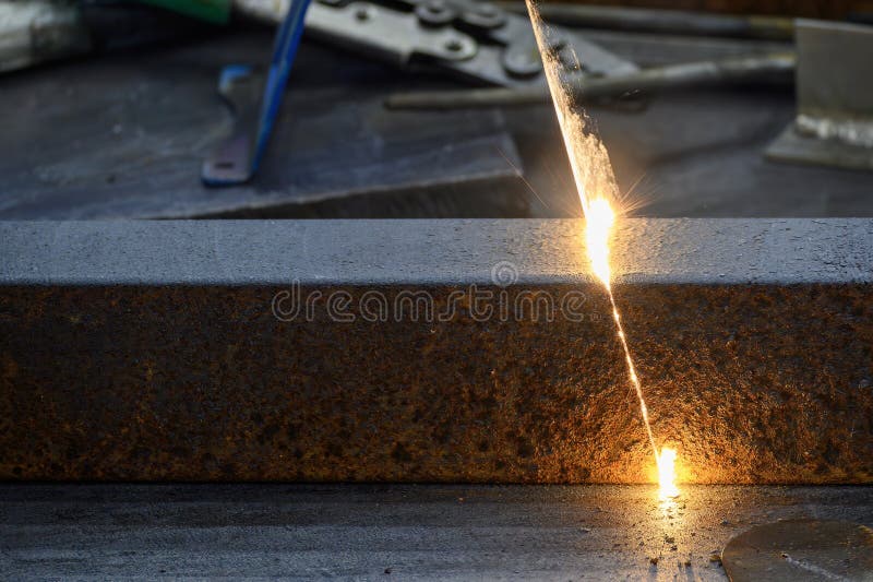The Rust Removing on the Square Shape Pipe by Laser Cleaner Machine ...