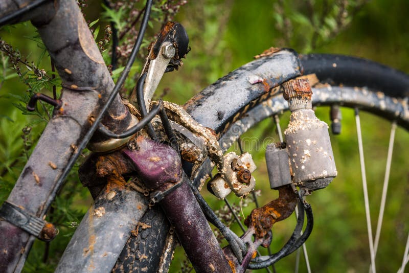 Rusted bike stock image. Image of wheel, scrap, rust - 43733357