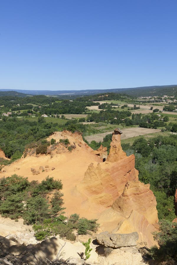 Rustel Colorado, Ochre, Luberon Provence Stock Image - Image of nature ...