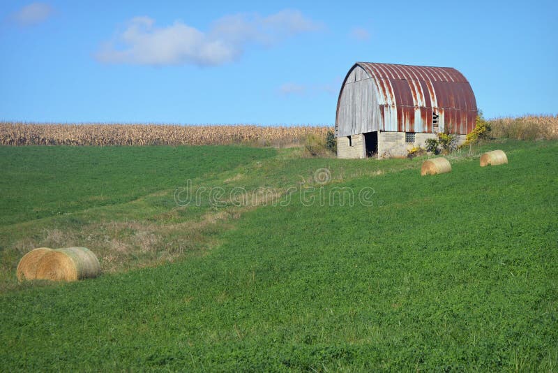 Rustic Barn stock photo. Image of gorgeous, field, wood - 65267372